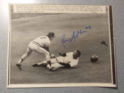 RON LEFLORE TIGERS SIGNED AUTOGRAPHED VINTAGE 1975 WIREPHOTO WIRE PHOTO ...