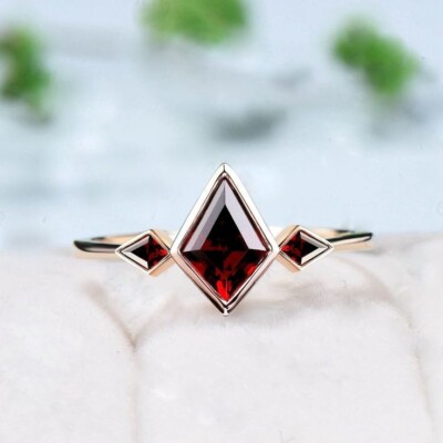 10K Yellow Gold With Simulated Red Ruby Three Stone Kite Shape Women ...