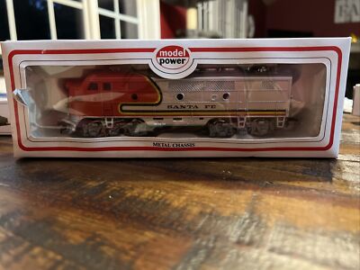 Model Power HO Scale Santa Fe Alco F3 Diesel Locomotives A Powered B ...