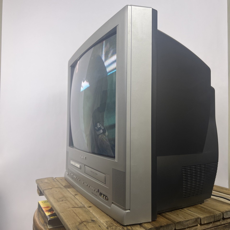 Vintage Y2K Magnavox MWC24T5 A 24" TV/VCR/DVD Triple Console w Remote ...