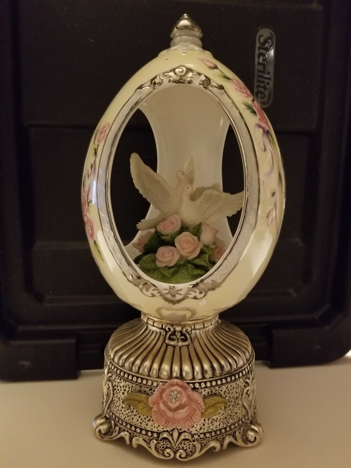 Sankyo Porcelain Egg Shaped Music Box with White Doves & Pink Roses | eBay
