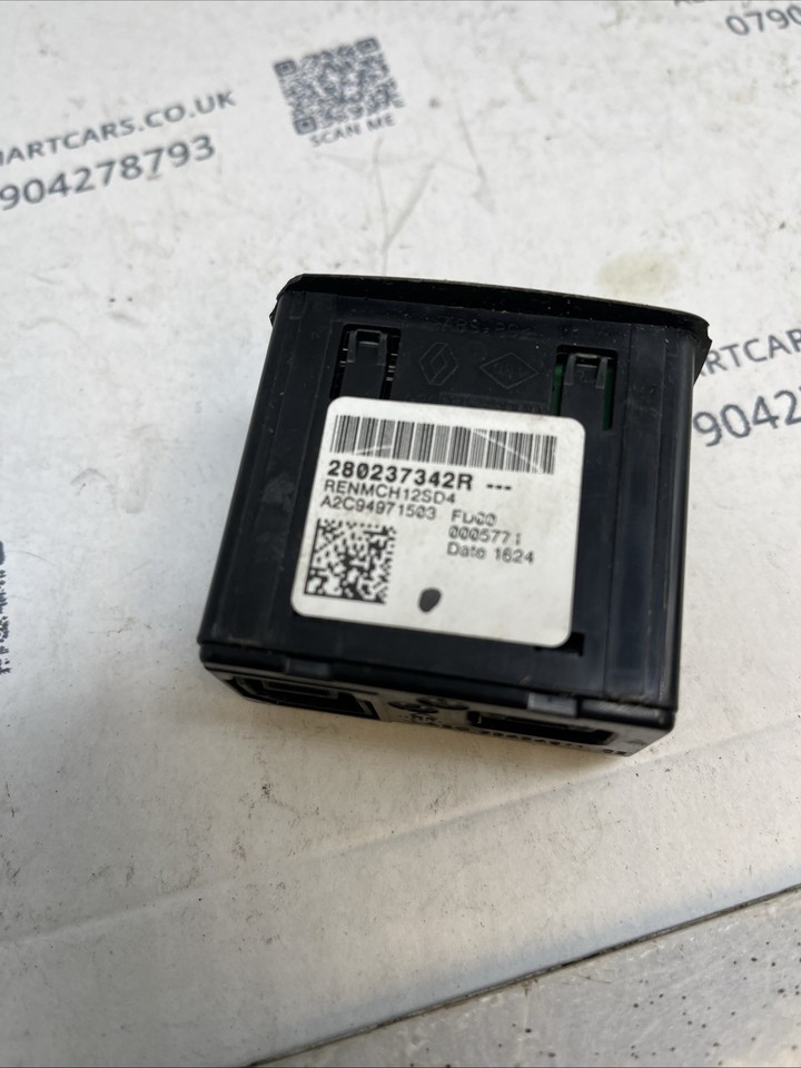 RENAULT ZOE USB PORT AUX SD CARD SLOT SOCKET 2012-2019 280233435R | eBay