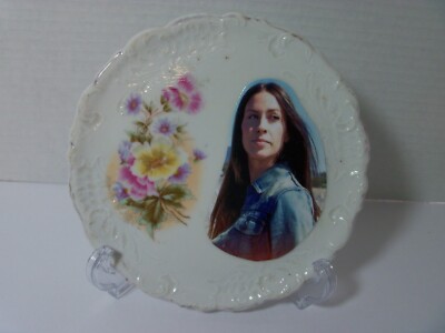 Alanis Morrissette Small Decorative Plate for Display Home Wall Decor ...