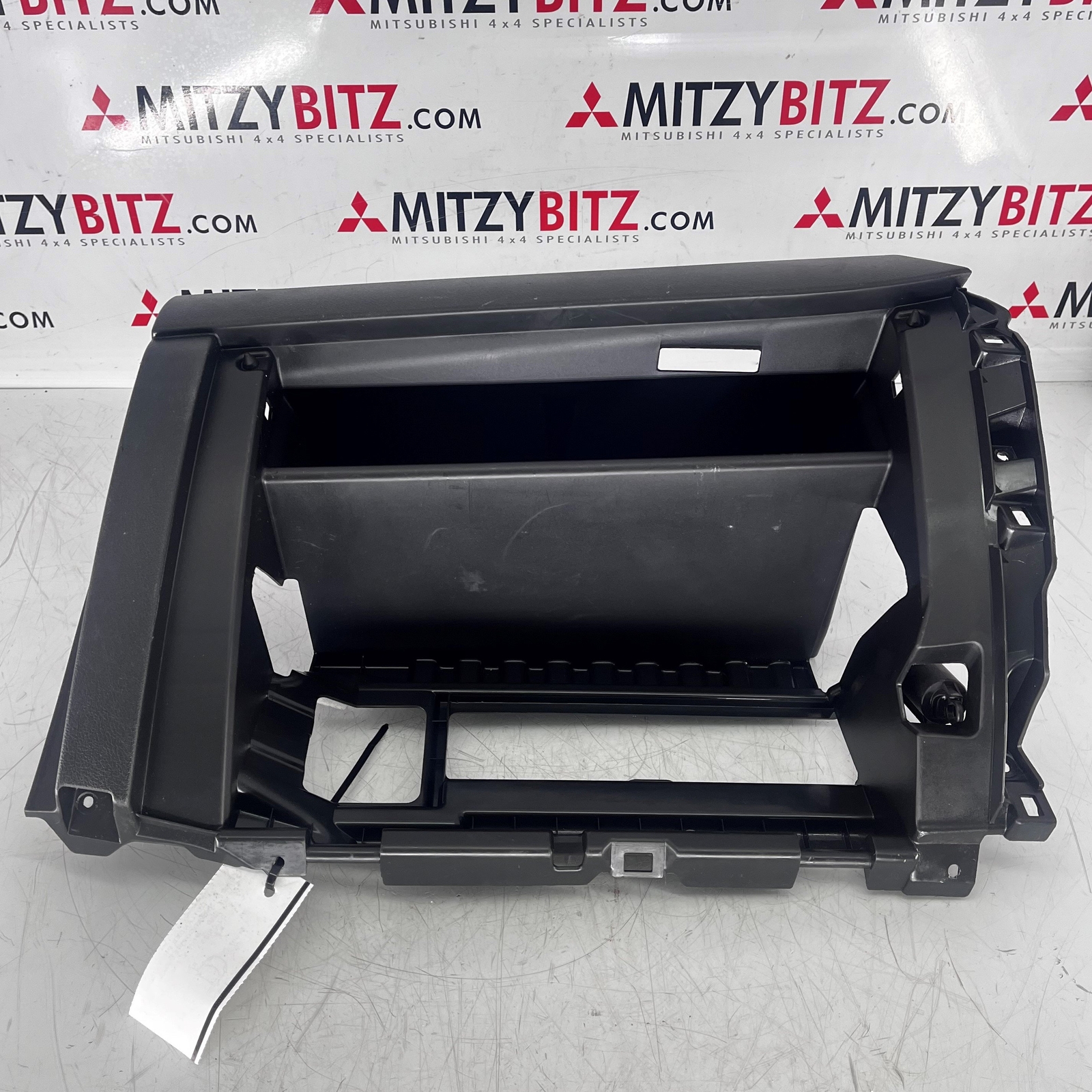 GLOVEBOX COVER MITSUBISHI OUTLANDER GF3W 2.4 | eBay