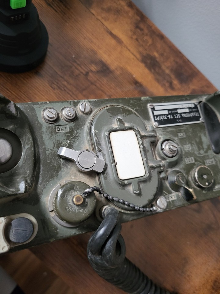 Vintage Korean / Vietnam War Era US Army Military Field Telephone Set ...