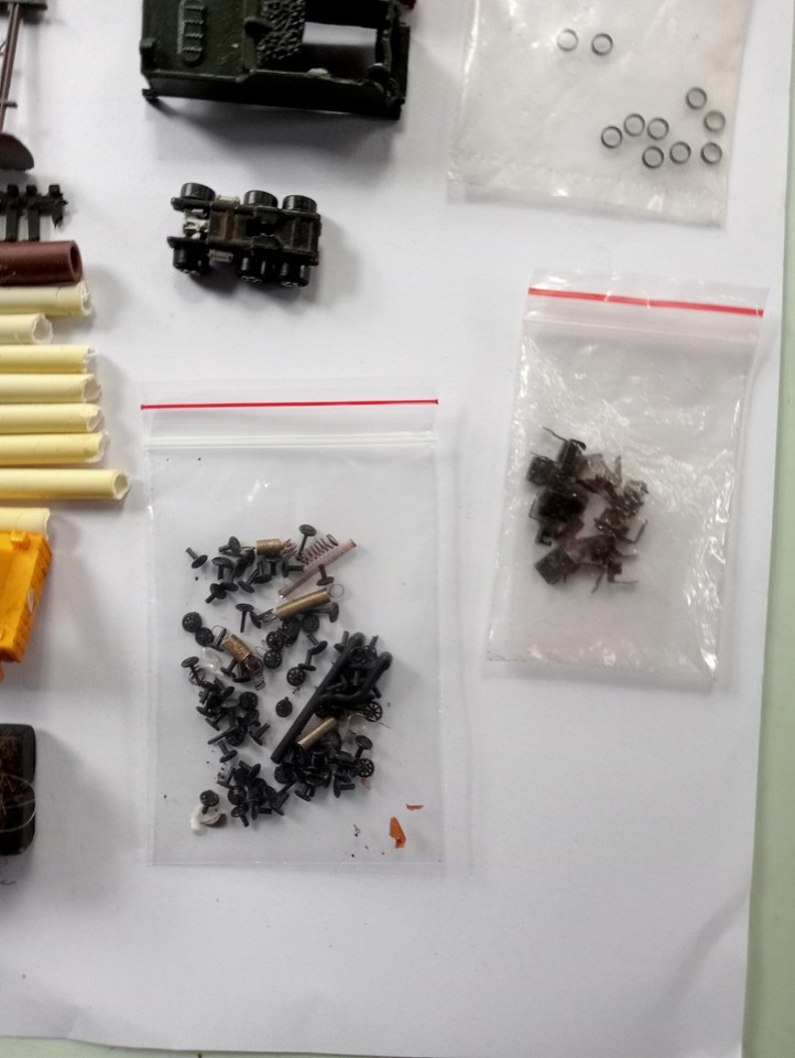 MODEL TRAINS N SCALE JUNK LOT, PECO FLAT WAGON, PECO CABOOSE, WHAT U ...