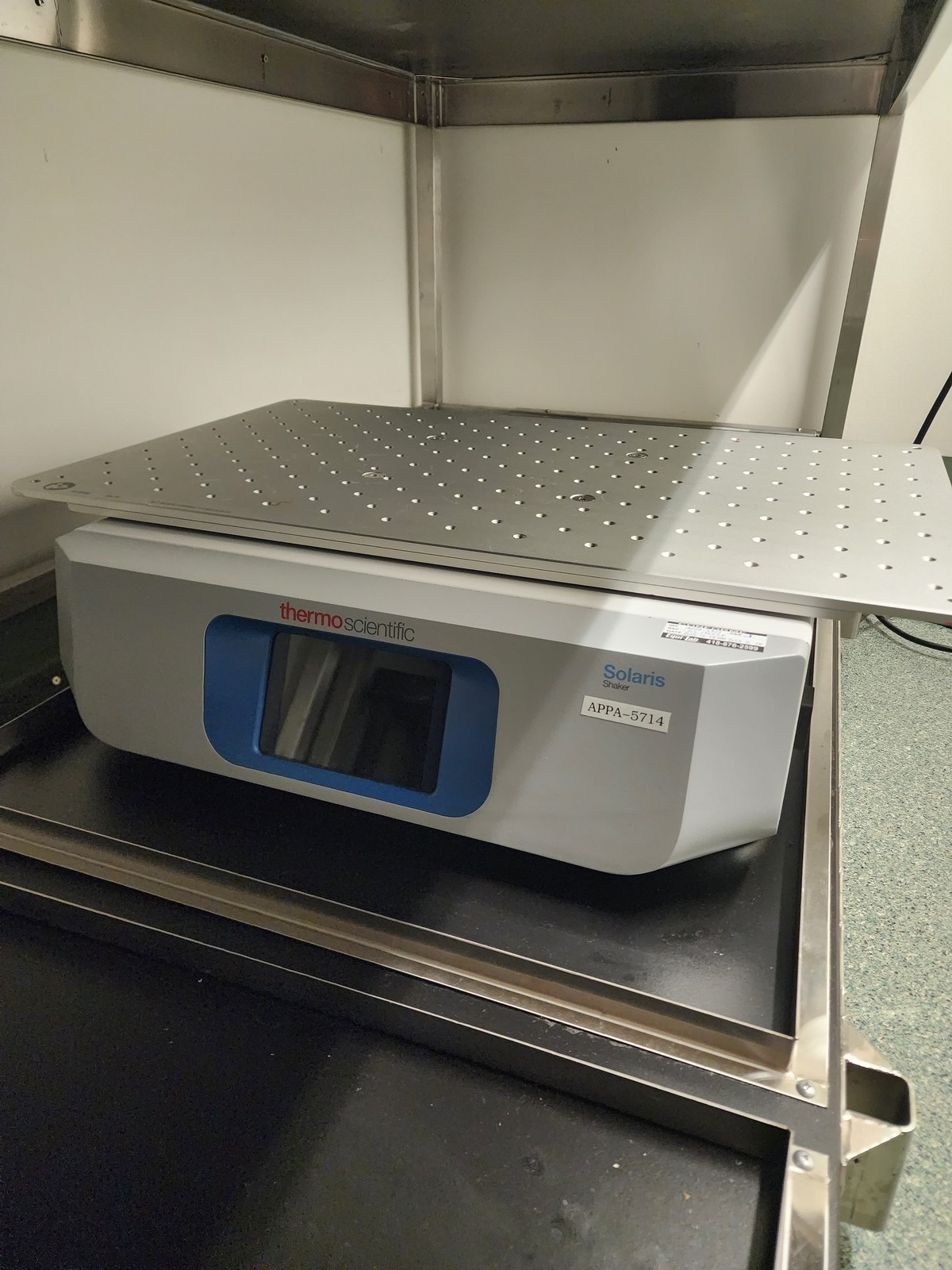 Thermo Scientific Solaris Open Air Orbital Shaker SK4000 | eBay