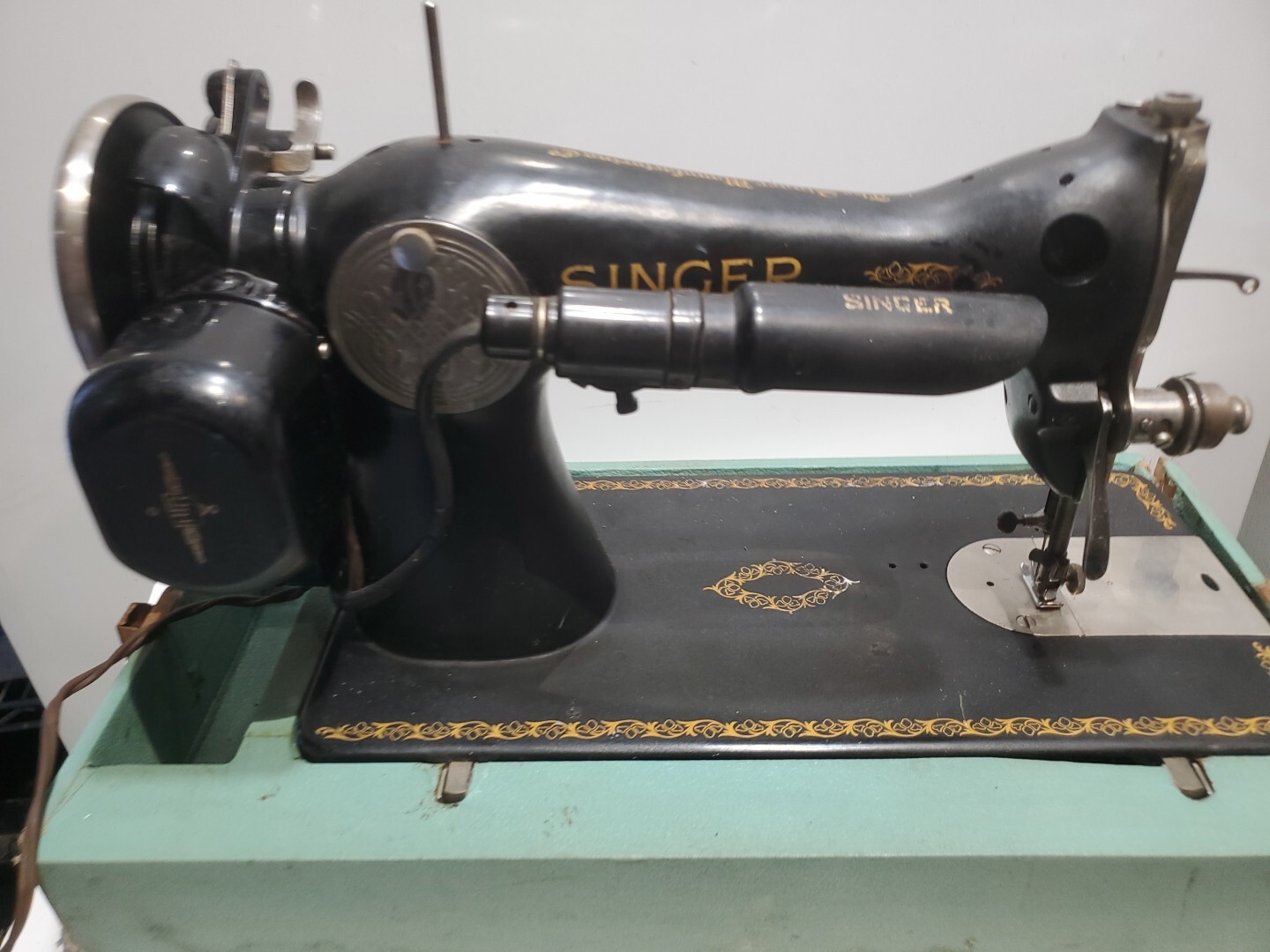 Vintage Singer Sewing Machine 15-91 w/Case Runs | eBay