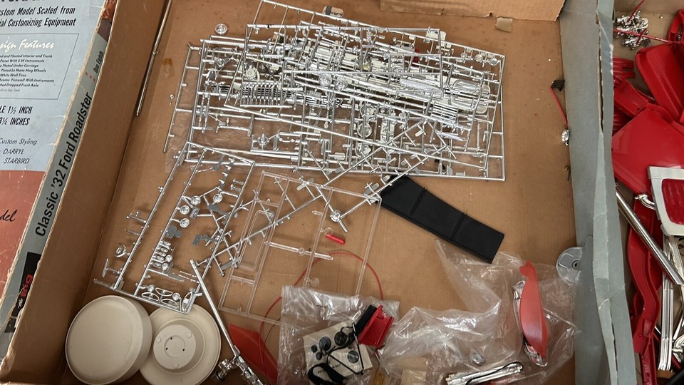 VINTAGE 1963 MONOGRAM THE BIG DEUCE CLASSIC '32 FORD ROADSTER MODEL KIT ...