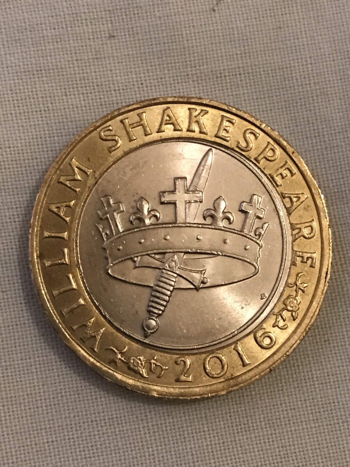William Shakespeare Histories £2 Two Pound RARE Coin 2016 SWORD CROWN ...