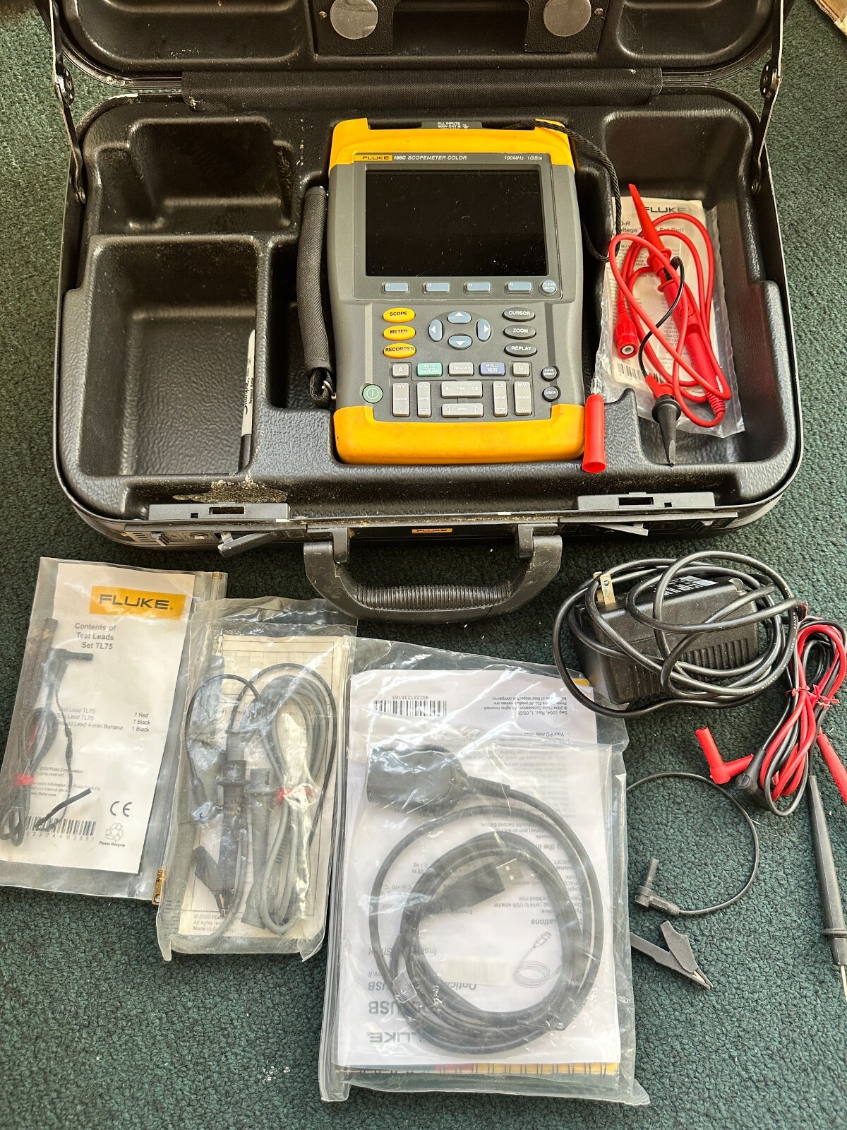 Fluke 196C 100MHz, 1Gs/s, 2CH ScopeMeter Color | eBay
