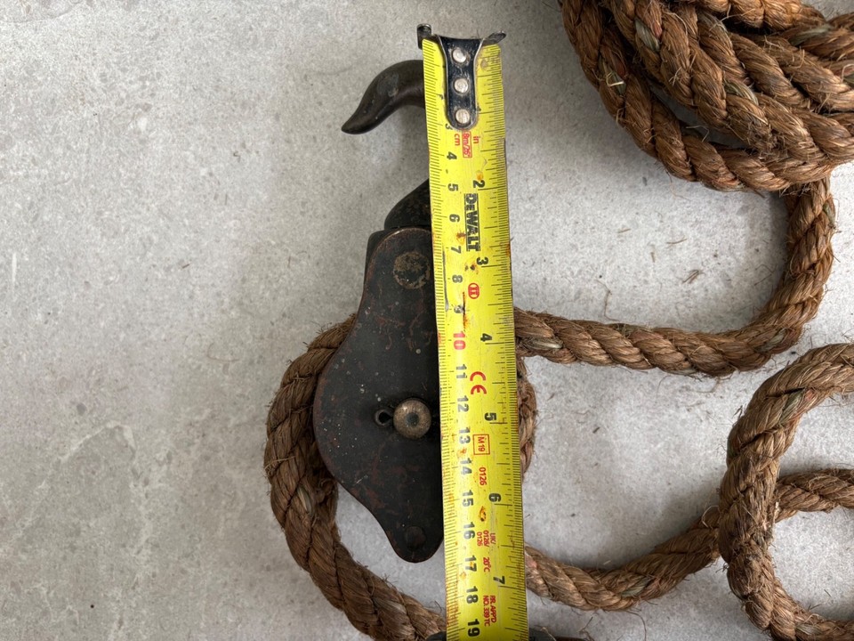 Vintage Rope Block and Tackle for Lifting or Display Decoration Farm ...