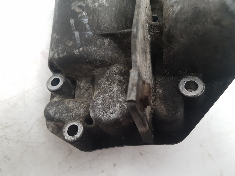 VOLVO C30 S40 V50 C70 S80 V70 OIL FILTER HOUSING 2006-09 2.4 D5 ...