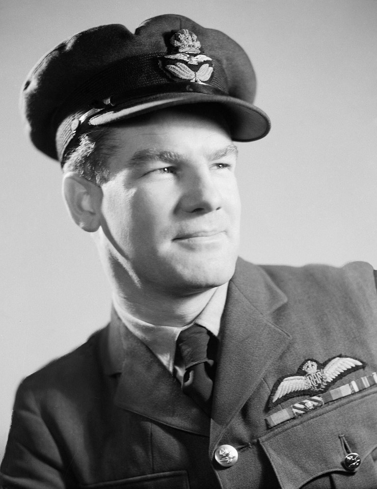 WWII BRITISH RAF UNIFORM JACKET w/DISTINGUISHED FLYING CROSS RIBBON | eBay