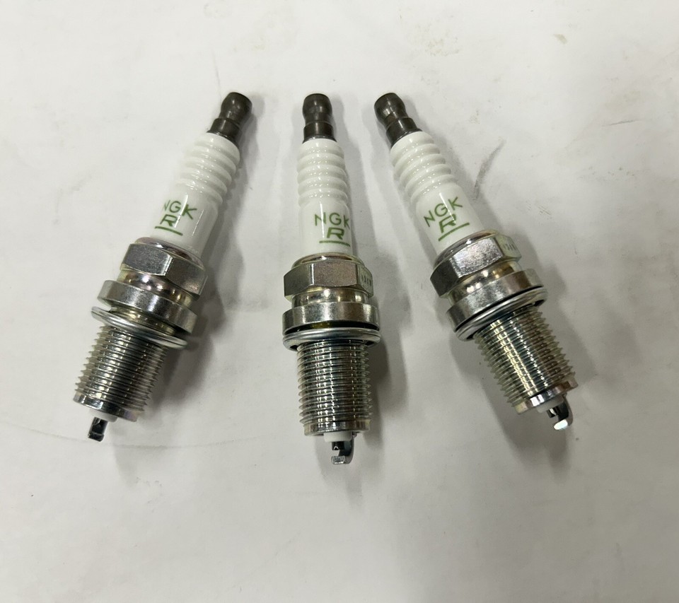 Set Of 3 Genuine NGK Spark Plugs Fits Mitsubishi Minicab U41T U42T ...