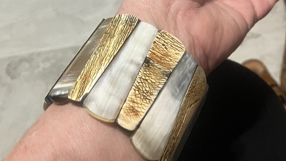 monies Gerda Lynggaard Huge stretch bangle bracelet Horn Resin Vintage ...