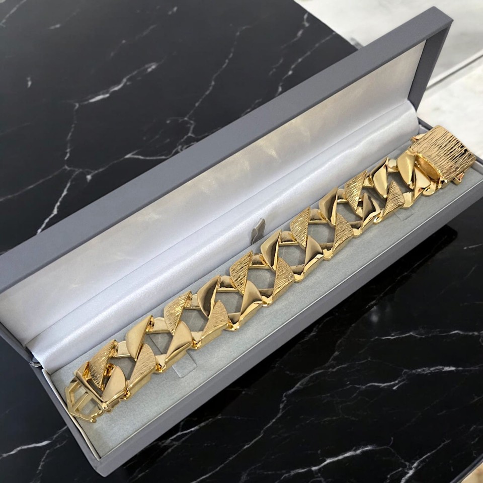 27mm Patterned Bark Chaps Bracelet 9ct Gold XP Huge Heavy 9" Gold Curb ...