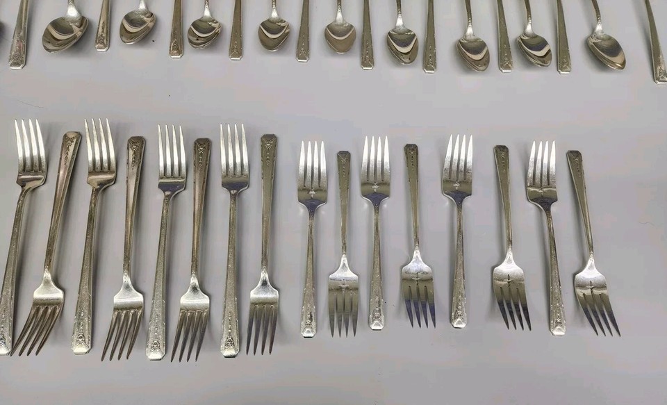 Oneida Community Plate MILADY Pattern 50-piece Silverplate Flatware ...