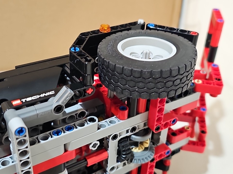 Lego Technic Pick Up Tow Truck Set 9395 Complete Pre Assembled Unused ...