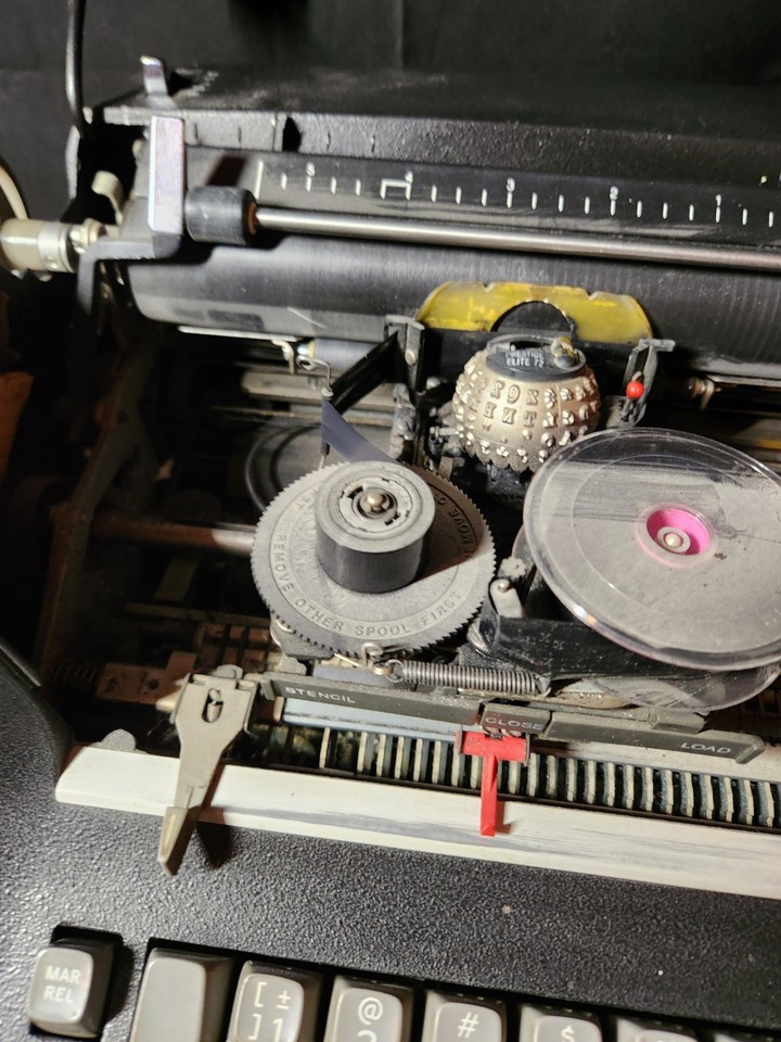 IBM Selectric Typewriter Parts Only Does Not Power On Comes With Manual ...