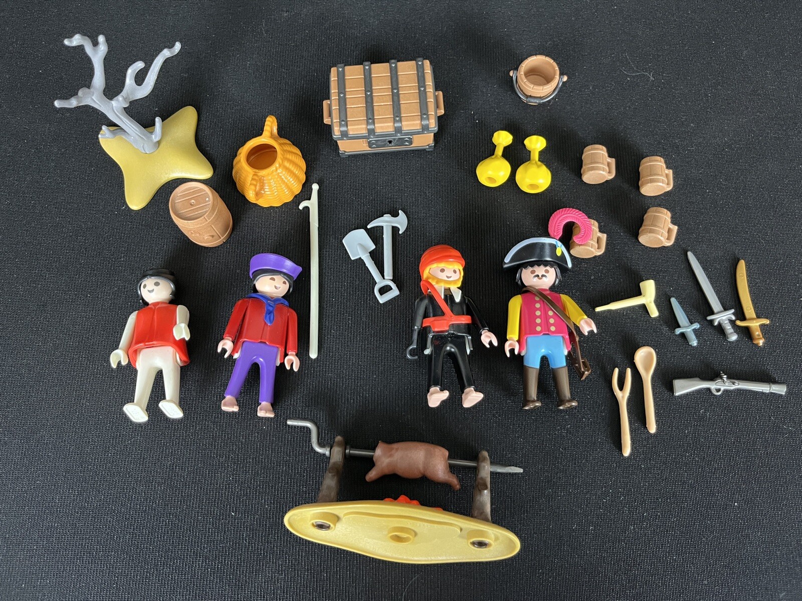 Playmobil 3794 Pirate's Pig Roast on Spit Merry Figures w/ Beer Mugs ...