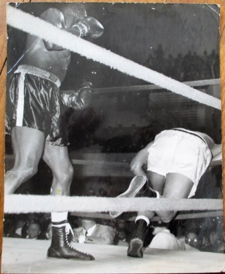 Boxing 1950s Press Photograph: Archie Moore KO German Champion-Light ...
