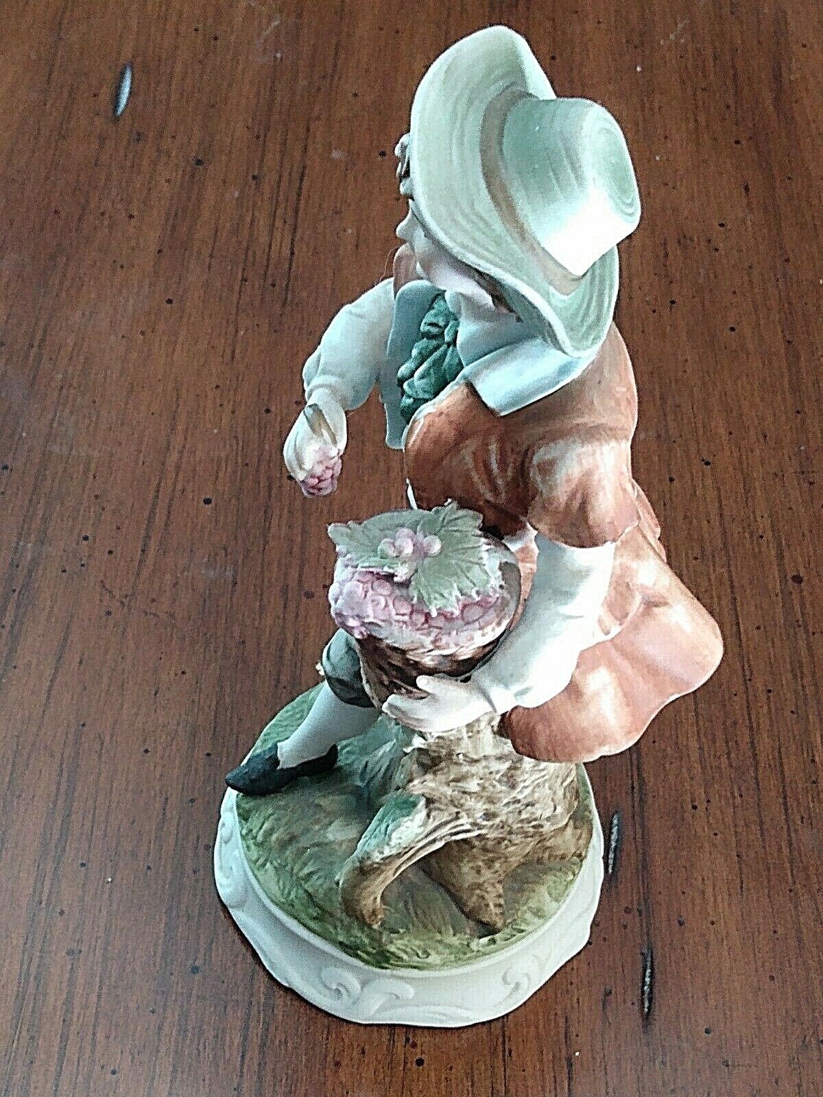 Vintage Classic Gallery Collection C8567 Gathering Grapes Figurine | eBay