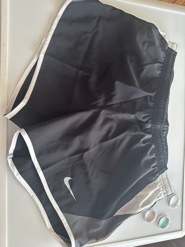 NWT Women's Nike 10K Classic Running Shorts Black White Size Small | eBay