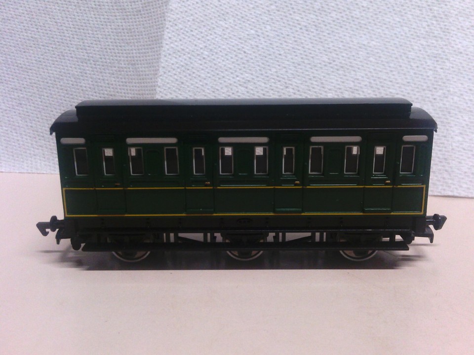 Bachmann Trains Thomas and Friends Emily's Coach 76042 HO/OO Glossy ...