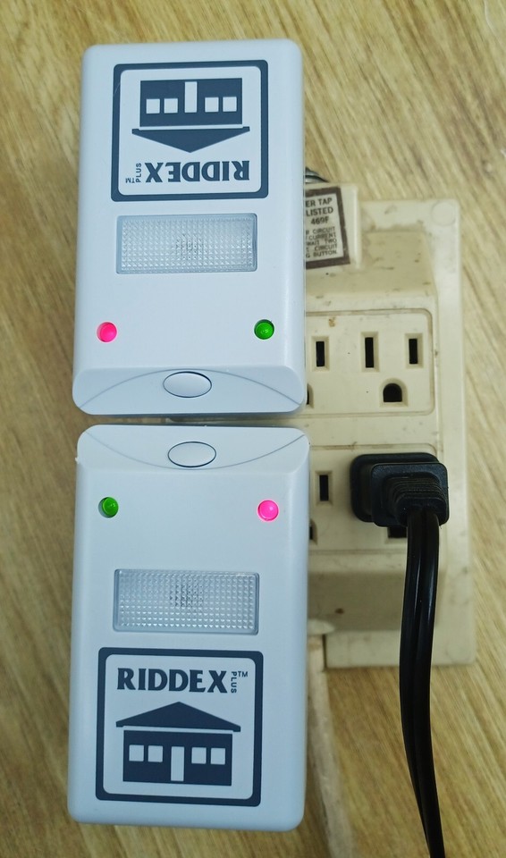 2 pack Riddex Pest Repelling Aid Electronic Rodent Roaches Ants Spiders ...