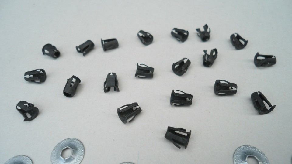 30 EMBLEM RETAINERS! (20 FLAT, 10 BARREL) FITS FORD/MERCURY CARS ...