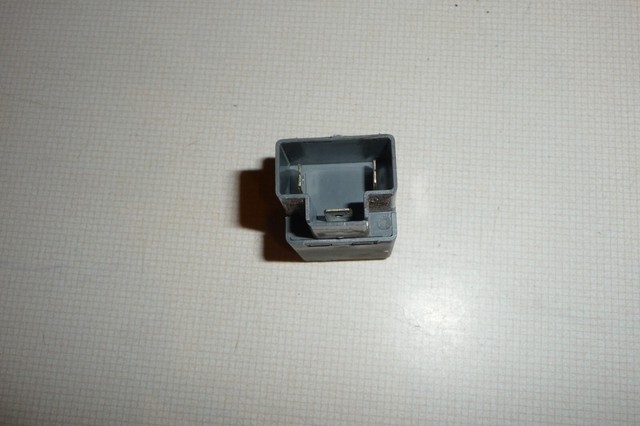 TOYOTA 81980AC030 Genuine OEM Turn Signal Flasher for sale online | eBay