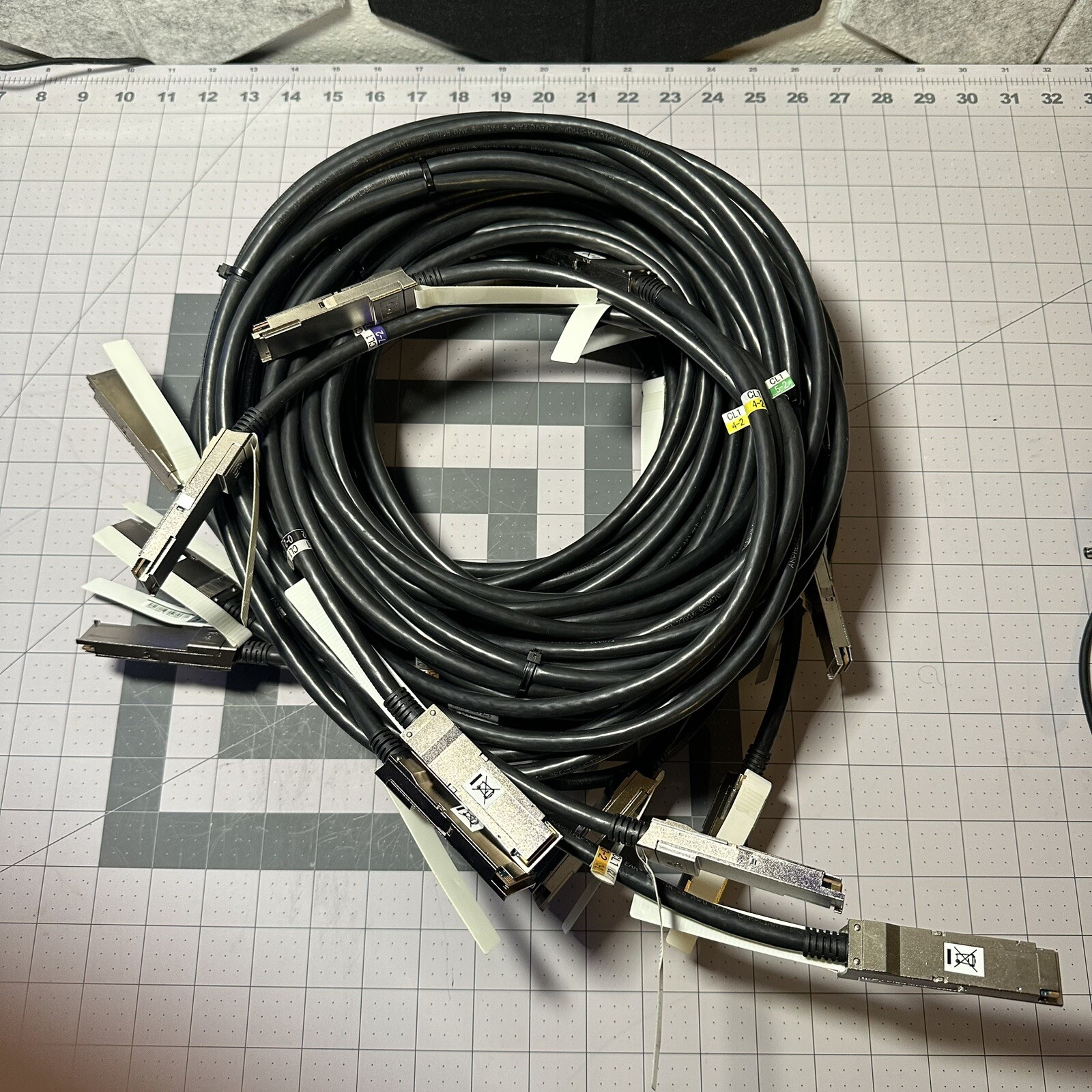 Amphenol Spectra-Strip 10123187-3040LF, SAS, LOT OF 8 Interface Copper ...