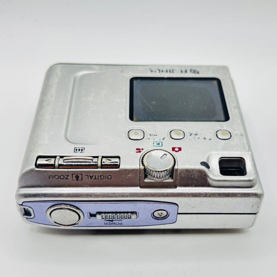 FUJIfilm FINEPIX 4500 Compact digital camera AA battery powered From ...