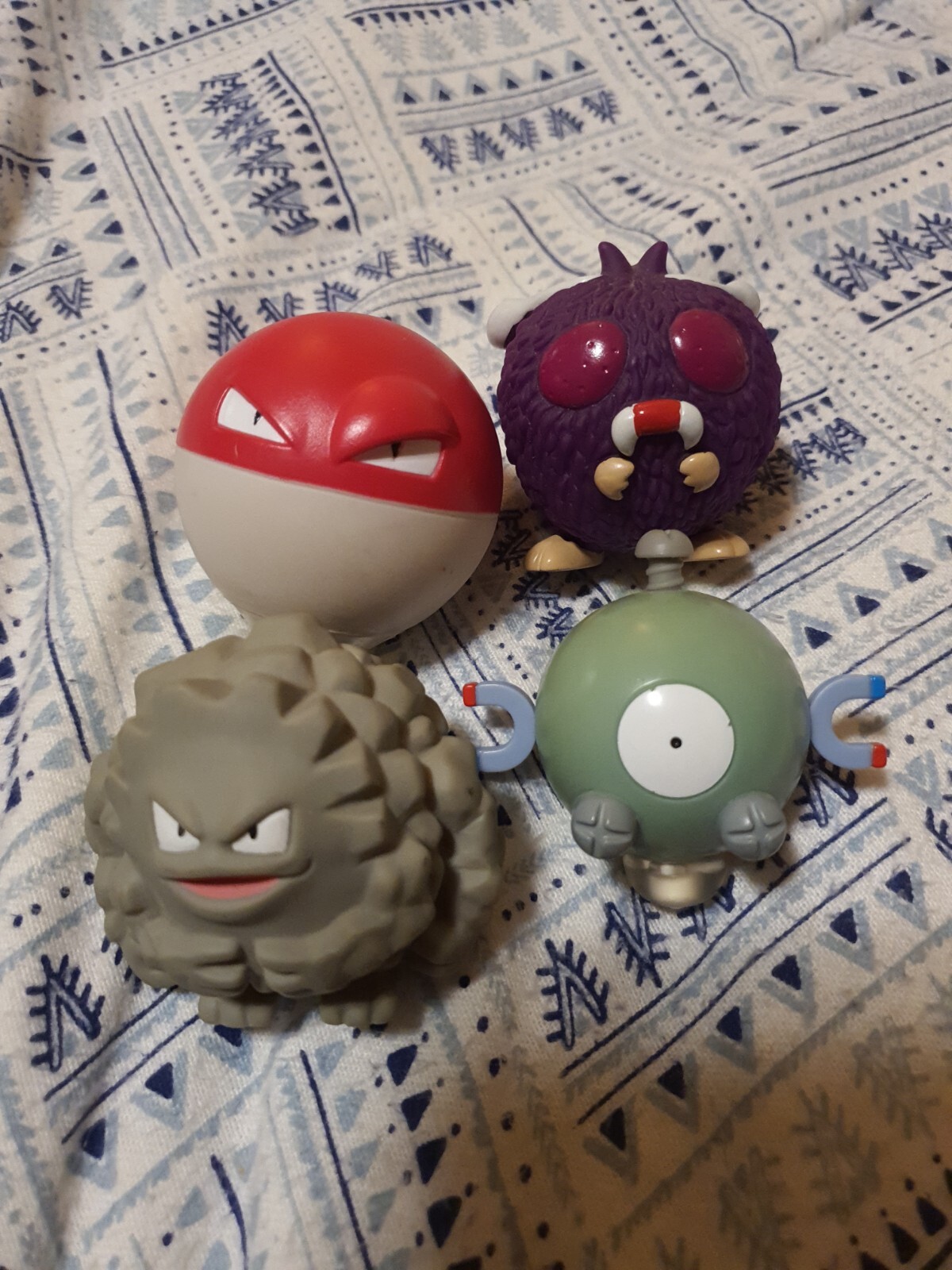 Burger King 1999 Pokemon Rev Top Spinner Toys Graveler Voltorb Venonat ...