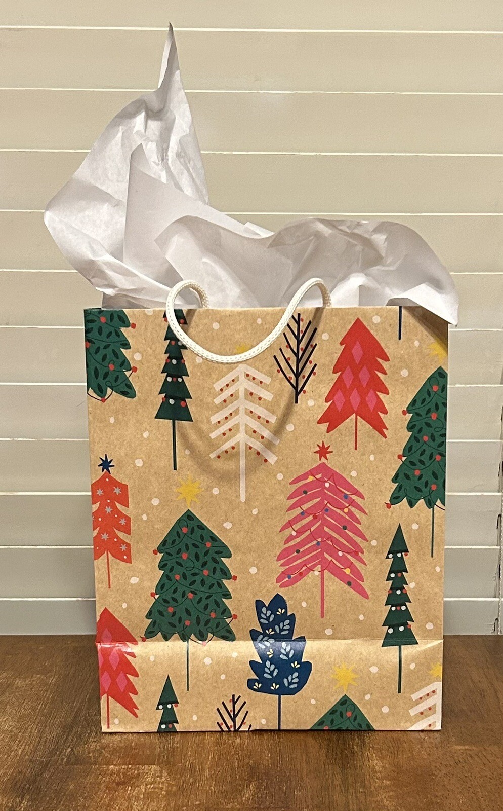Variety Of Christmas Trees Hallmark 7 3/4 x 9 3/4 Inch Gift Bag W/ Gift ...