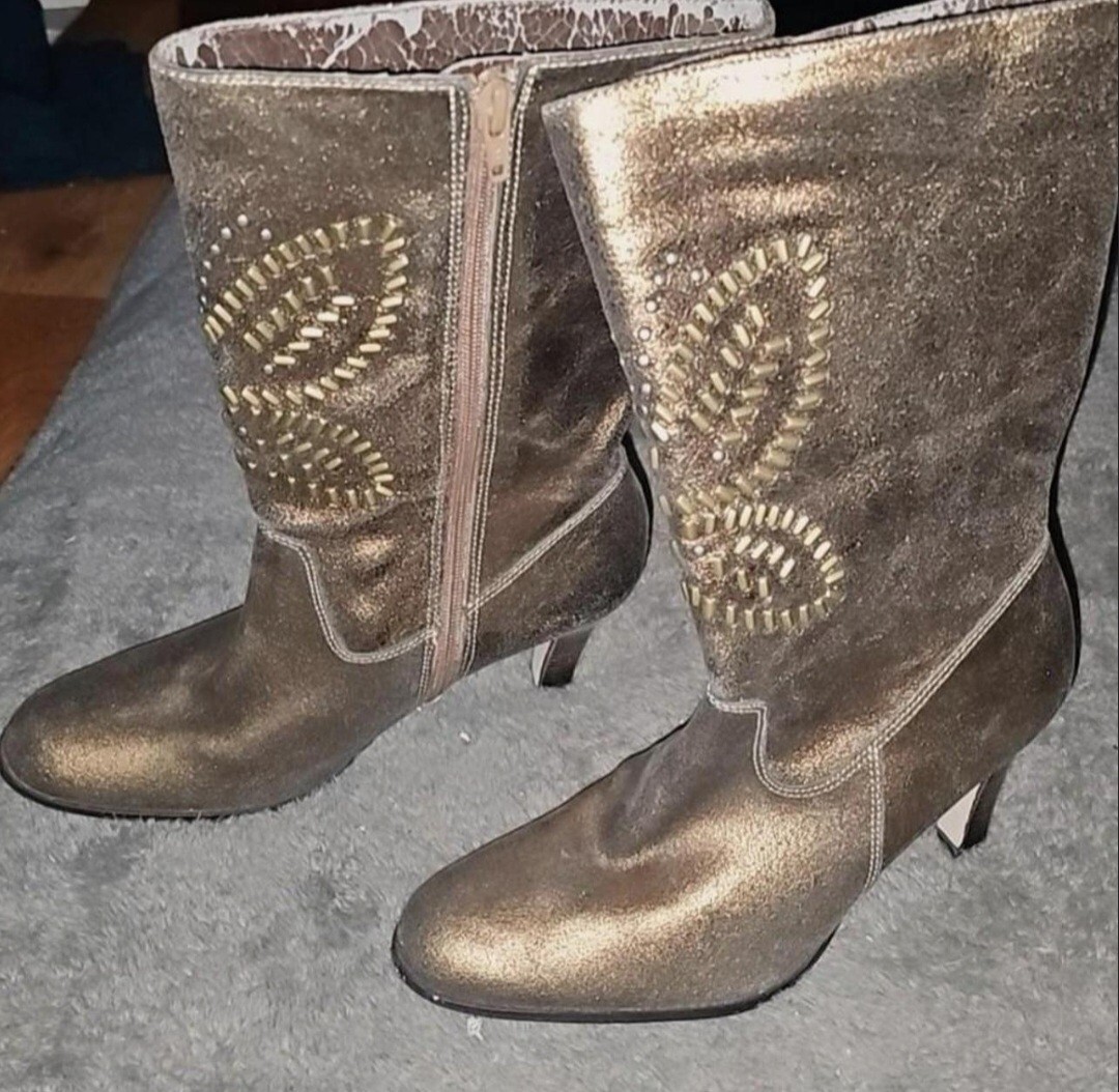 brown early 2000s yellow box boots - Gem