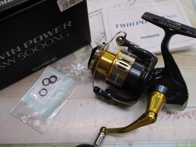 Shimano 15 Twin Power SW 5000XG Spinning Reel Used with Box Shimano 15 Twin Power SW 5000XG Spinning Reel Used with Box