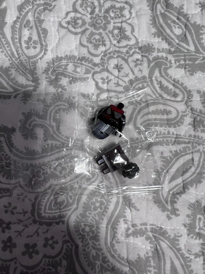 Lego Star Wars - Mandalorian Din Djarin Mando - Red Christmas Scarf ...