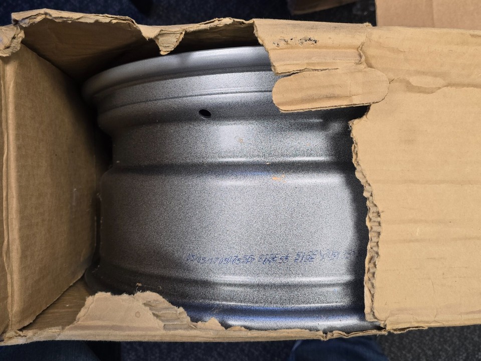 TOYOTA TUNDRA FACTORY ORIGINAL 2007-2021 OEM 18" STEEL WHEEL RIM #42601 ...