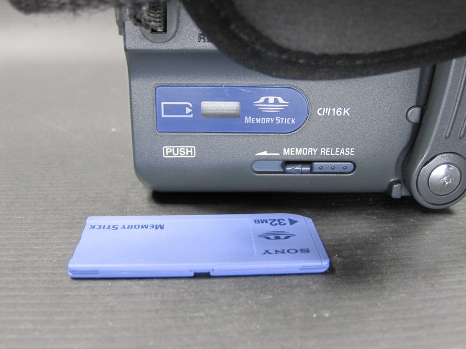 Sony DCR-PC110E Handycam MiniDV Camcorder Video Camera PAL (READ) | eBay