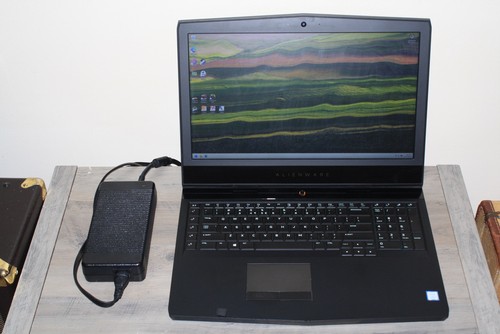 Alienware 17 R5, i7-8750H, GTX 1080, 16GB Ram, 256GB SSD, Windows 11 ...