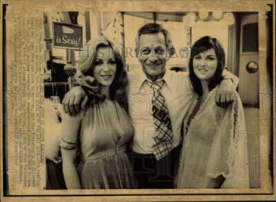 1973 Press Photo Fred Mellinger & Two Models at Frederick's of ...