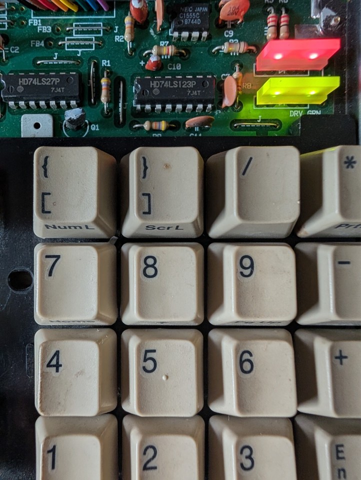 Amiga 500 / 500+ Keyboard / Keyboard⌨️QUERTZ Mitsumi 312502-02 Red ...