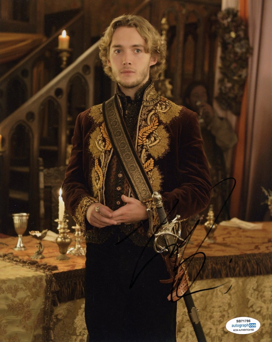 Toby Regbo 2014