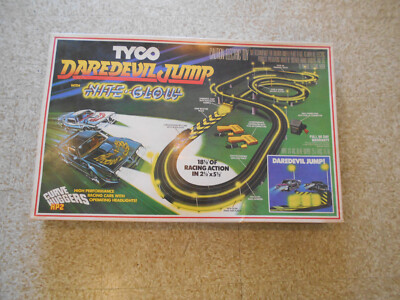 READ - TYCO DAREDEVIL JUMP W NITE GLOW SLOT CAR RACING SET MIISING ...