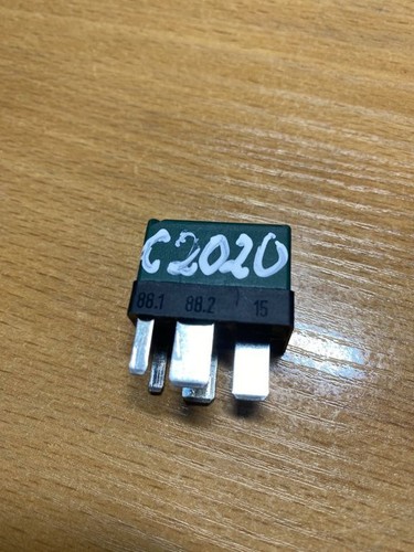 Mercedes-Benz C W203 2005 Hazard warning light relay 0025420319 ...