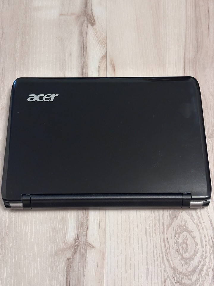 Acer Aspire One 1 Laptop Computer Model ZA3 Windows XP + Power Cord ...