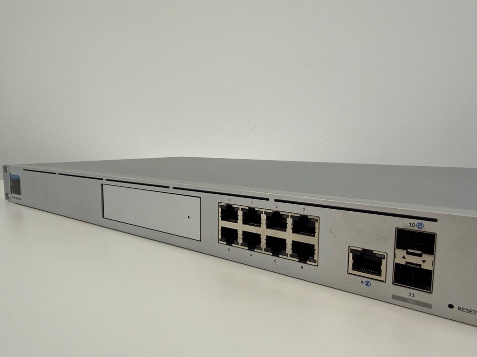 Ubiquiti UniFi Dream Machine Pro (UDM-Pro) – Router / Firewall – Fully ...