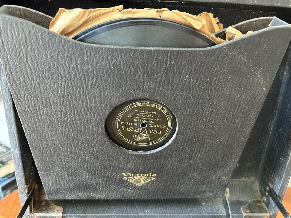 Antique Portable Victrola "Talking Machine" Record Player 4 "A" w/Crank ...